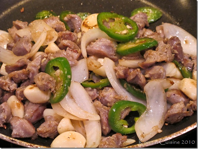 Korean Cuisine: Chicken Gizzard Stir-fry - Dak Ddong Jjip - (닭똥집 볶음)